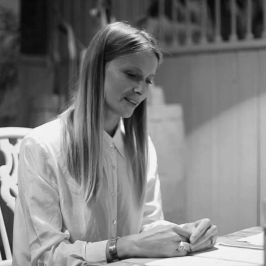 Alice Patten reading “Wires” by Jon McGregor | Pin Drop